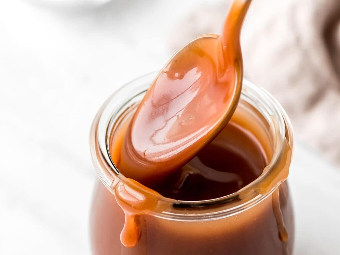 Molho de caramelo salgado fácil | Ruralea